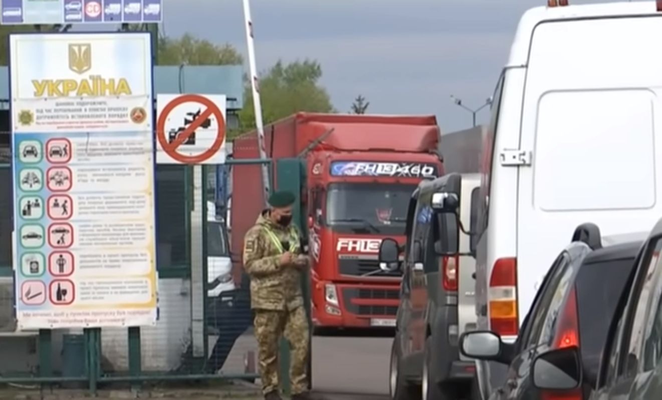 В Україні змінили правила перетину кордону для ще однієї категорії чоловіків